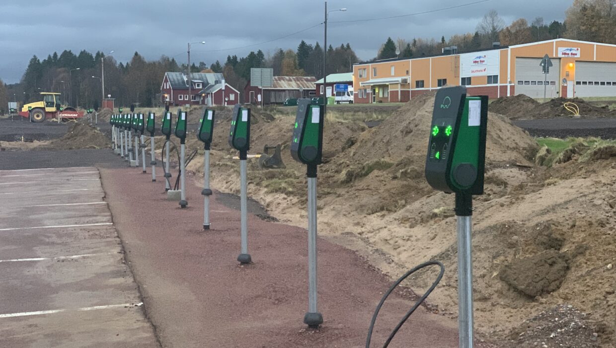 Nyheter - Fiskarheden bygger 76 laddstolpar - Fiskarheden